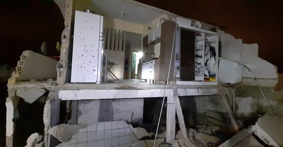 Susto: laje de residência desaba no Tabuleiro do Martins - Jornal Extra ...