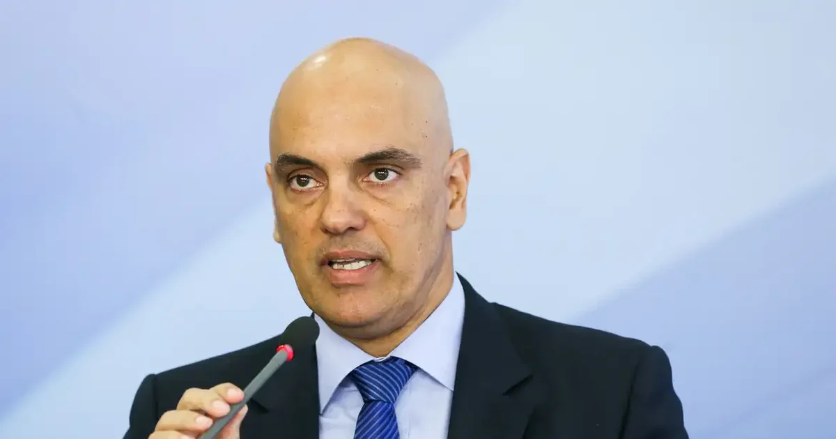 Moraes rejeita pedido da DPU e mantém julgamento de Eduardo Bolsonaro ...