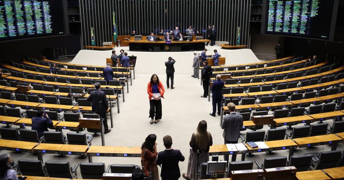 Câmara avança com projeto que aumenta penas para golpes digitais
