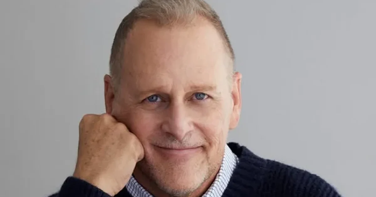 Dave Coulier anuncia remissão do câncer de língua; ator já havia ...