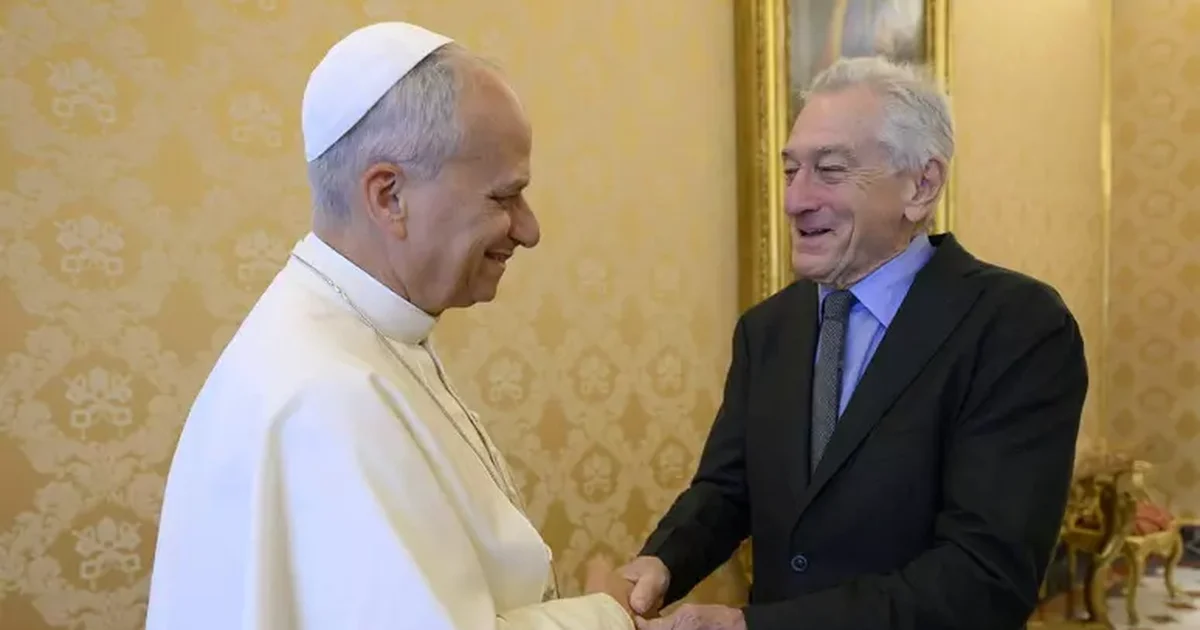 Leão XIV abre espaço em agenda e recebe De Niro no Vaticano