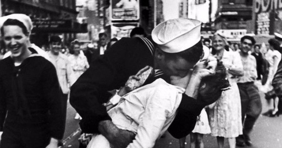 Morre enfermeira símbolo do fim da Segunda Guerra Mundial