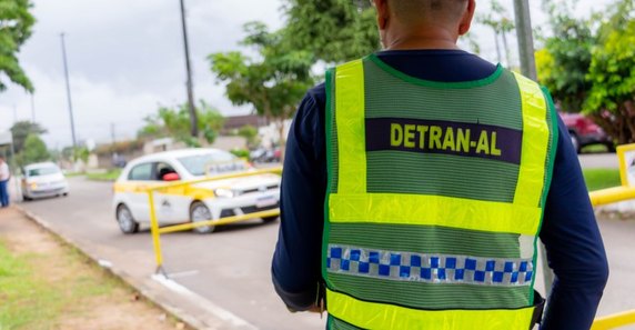 Como consultar o IPVA, licenciamento e multas no site do Detran de ...