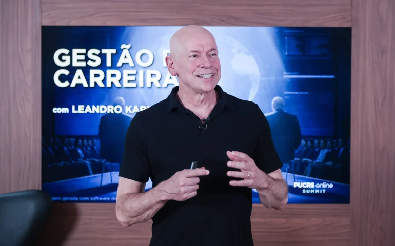 Com Leandro Karnal entre os professores, Summit PUCRS Online oferece ...