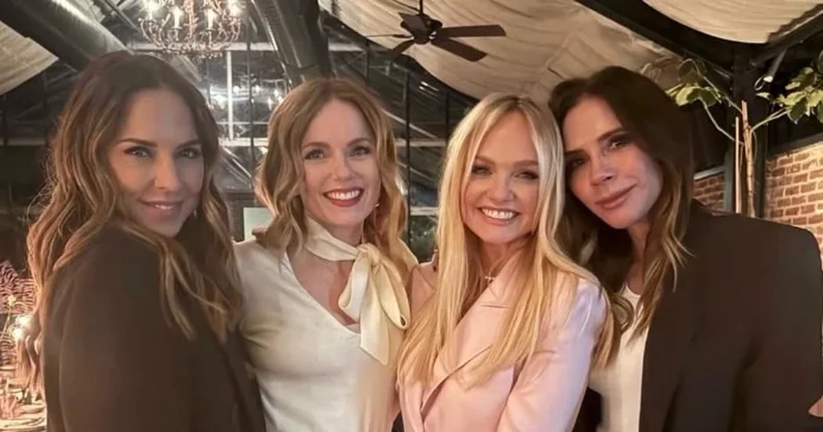 Victoria Beckham se reúne com Spice Girls no aniversário de 50 anos de ...