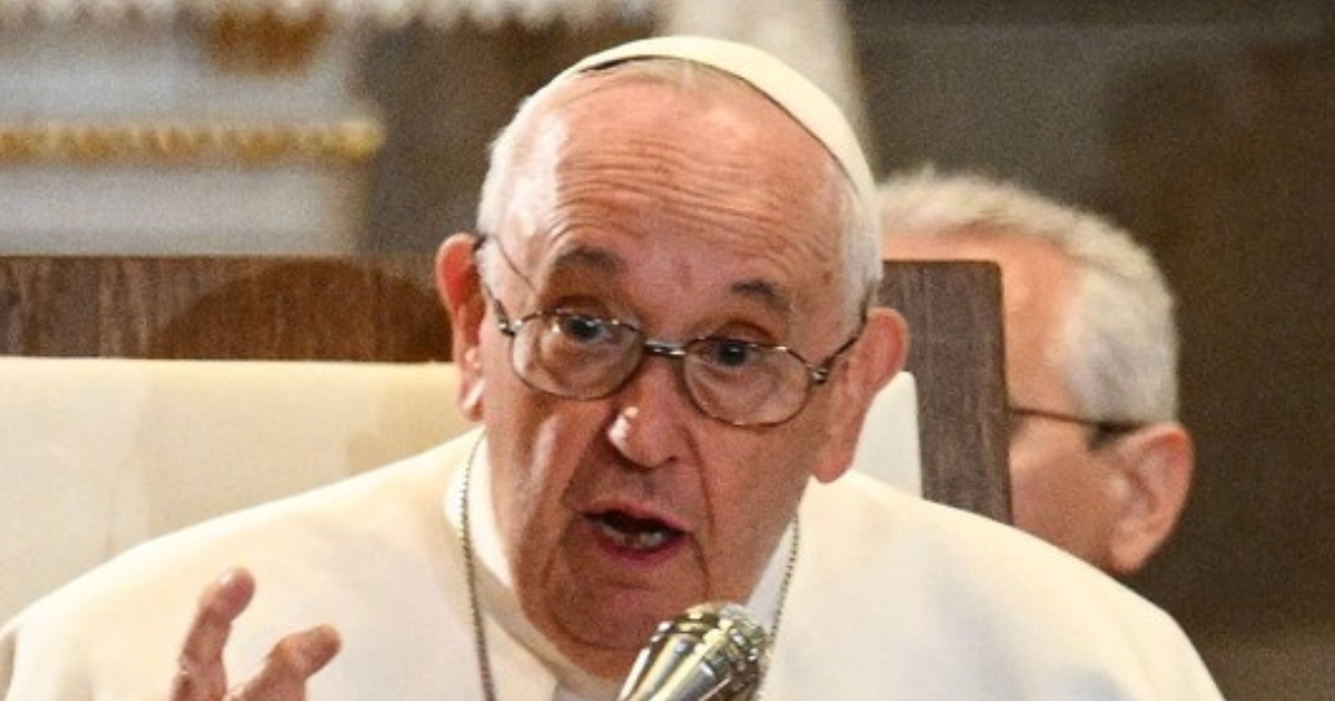 Vaticano permite que pessoas trans sejam batizadas na Igreja Católica ...