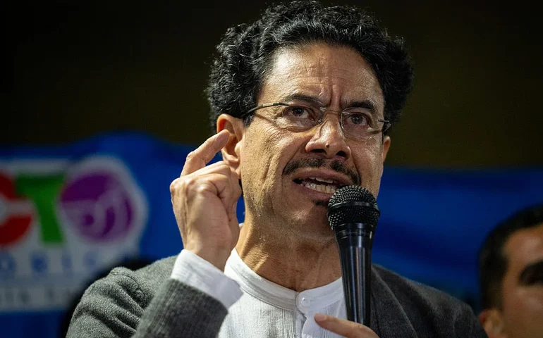 Iván Cepeda, apoiado por Petro, reconhece resultados do 1º turno ...