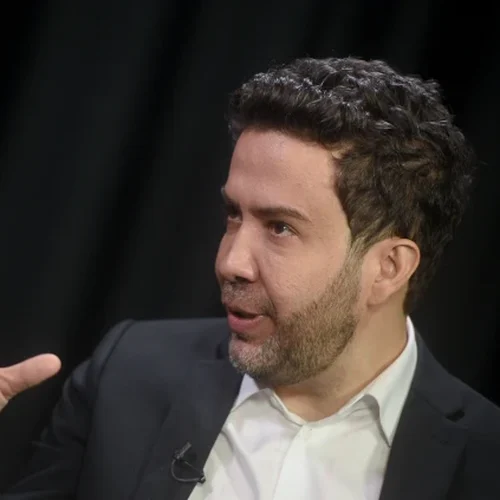 SIM, CARA-DE-PAU, OU SÓ UM ESQUERDISTA FILHO DO 'SISTEMA' DA CORTE ...