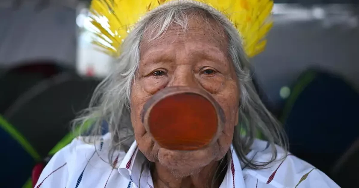 Cacique Raoni recebe alta após internação por problemas respiratórios
